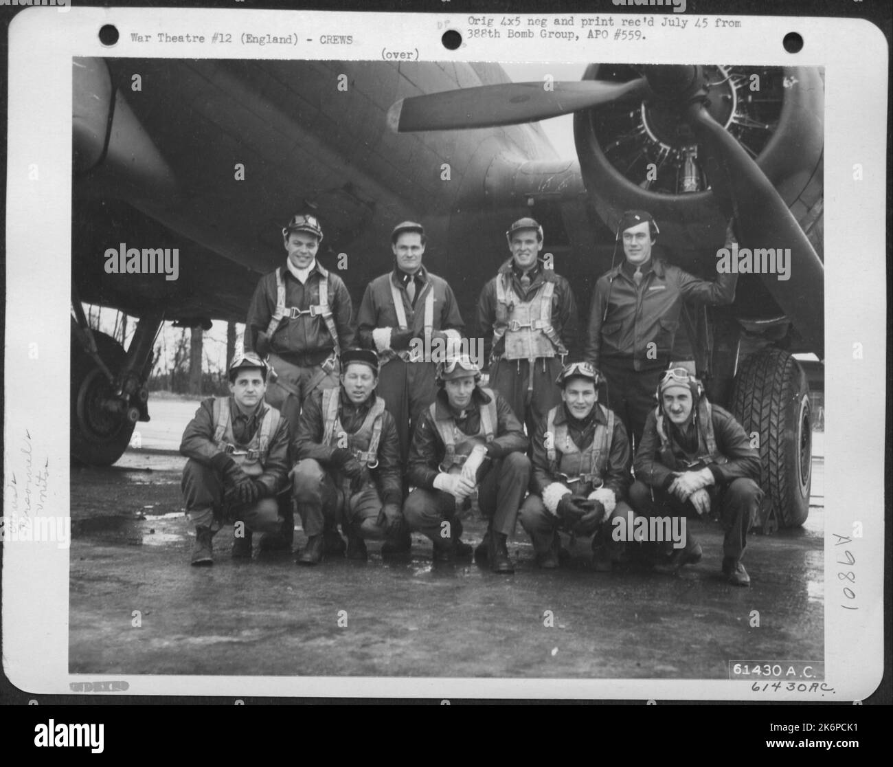 Équipage du 563Rd Bomb Squadron, 388th Bomb Group, à côté D'Un Boeing B ...