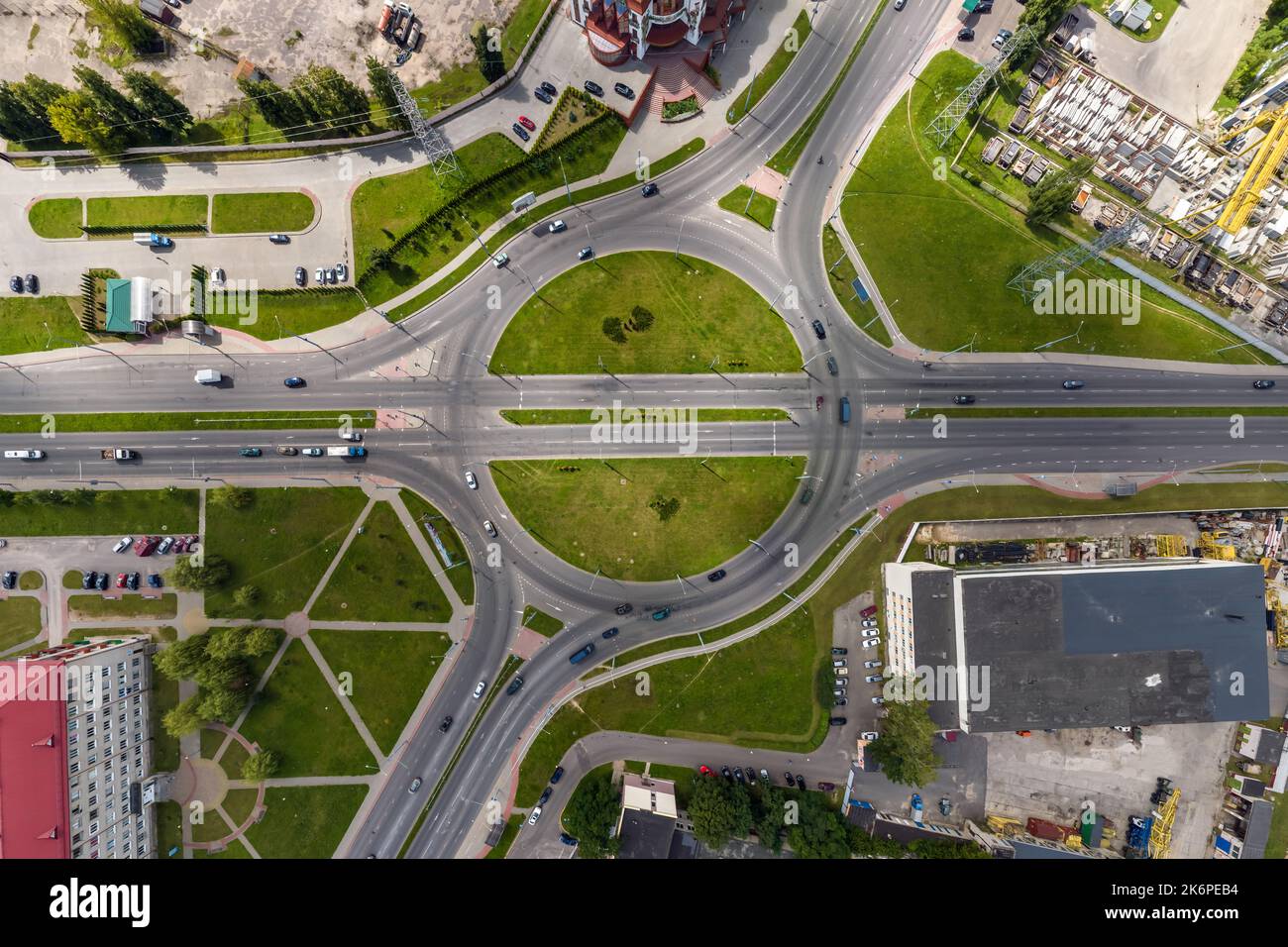 vue aérienne de l'échangeur de route ou de l'intersection d'autoroute ...
