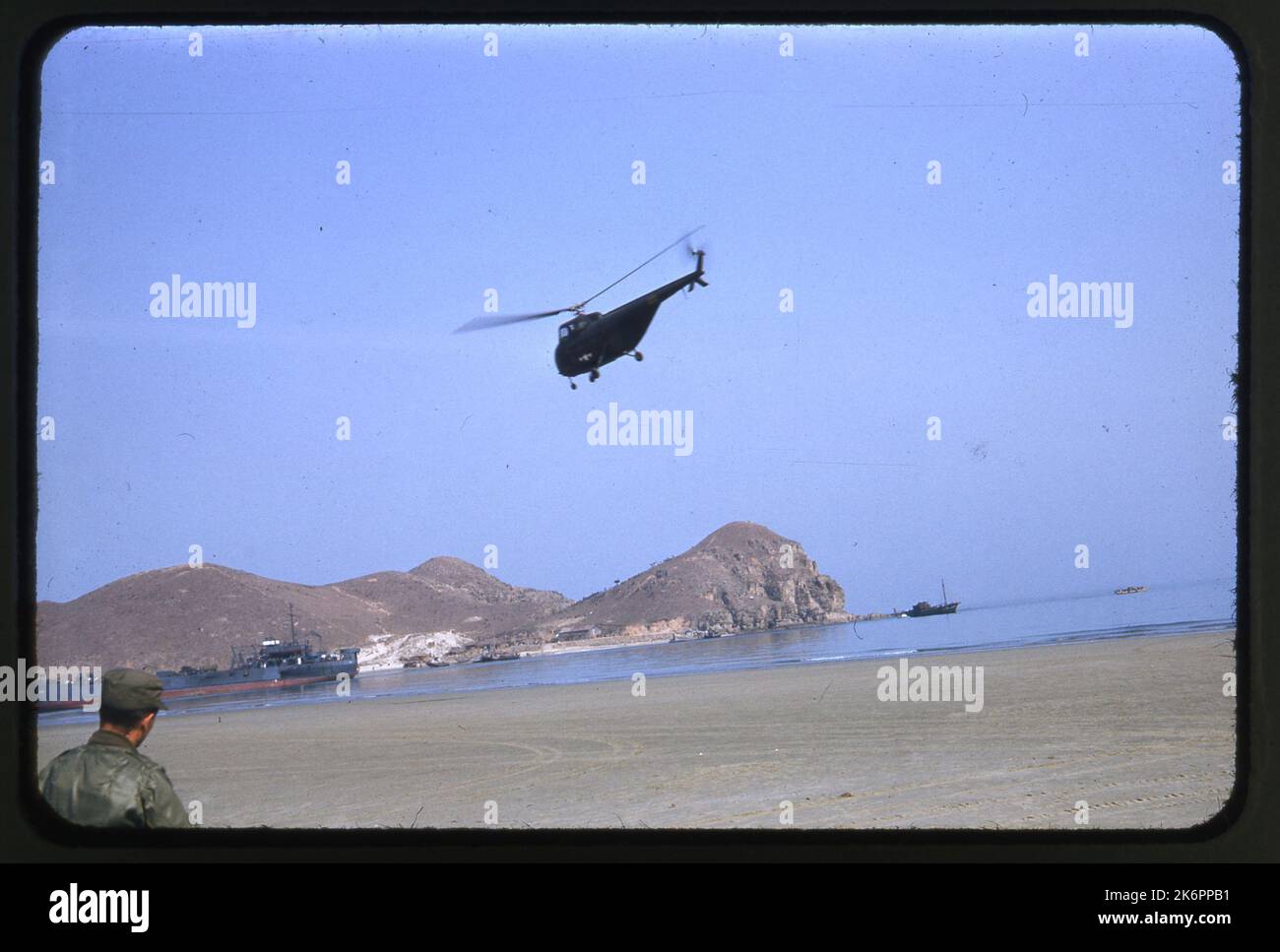 Vue arrière gauche de trois quarts d'un Chickasaw H-19 Sikorsky ...