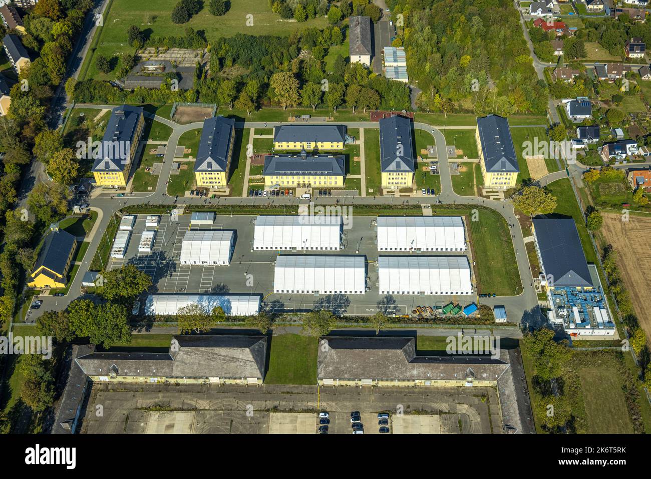 Vue aérienne, ancienne caserne Kanaal van Wessem, complexe d'habitation ...