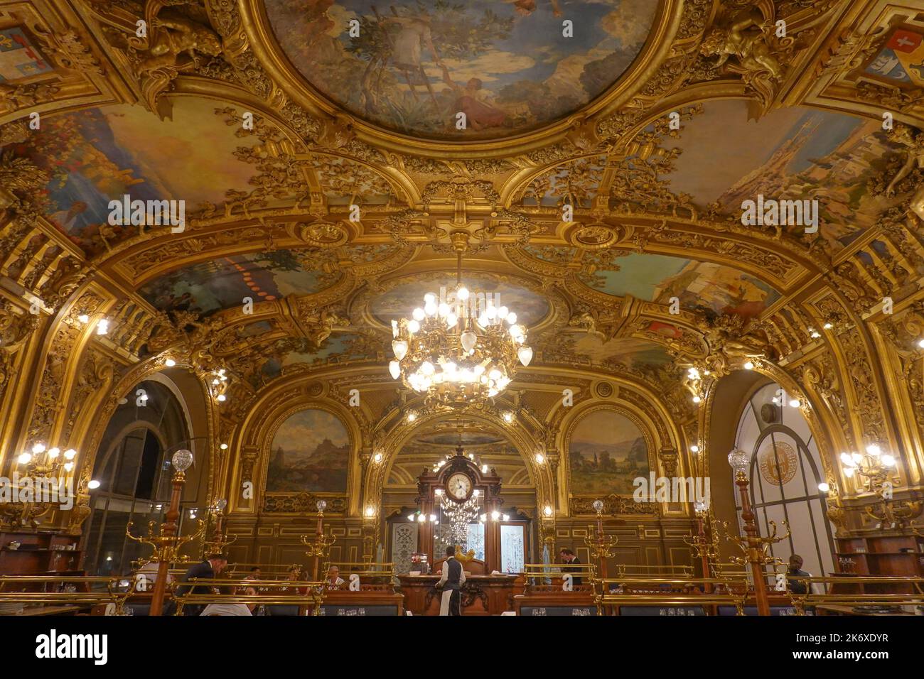 Paris, Gare de Lyon, Restaurant le train Bleu // Paris, Gare de Lyon ...