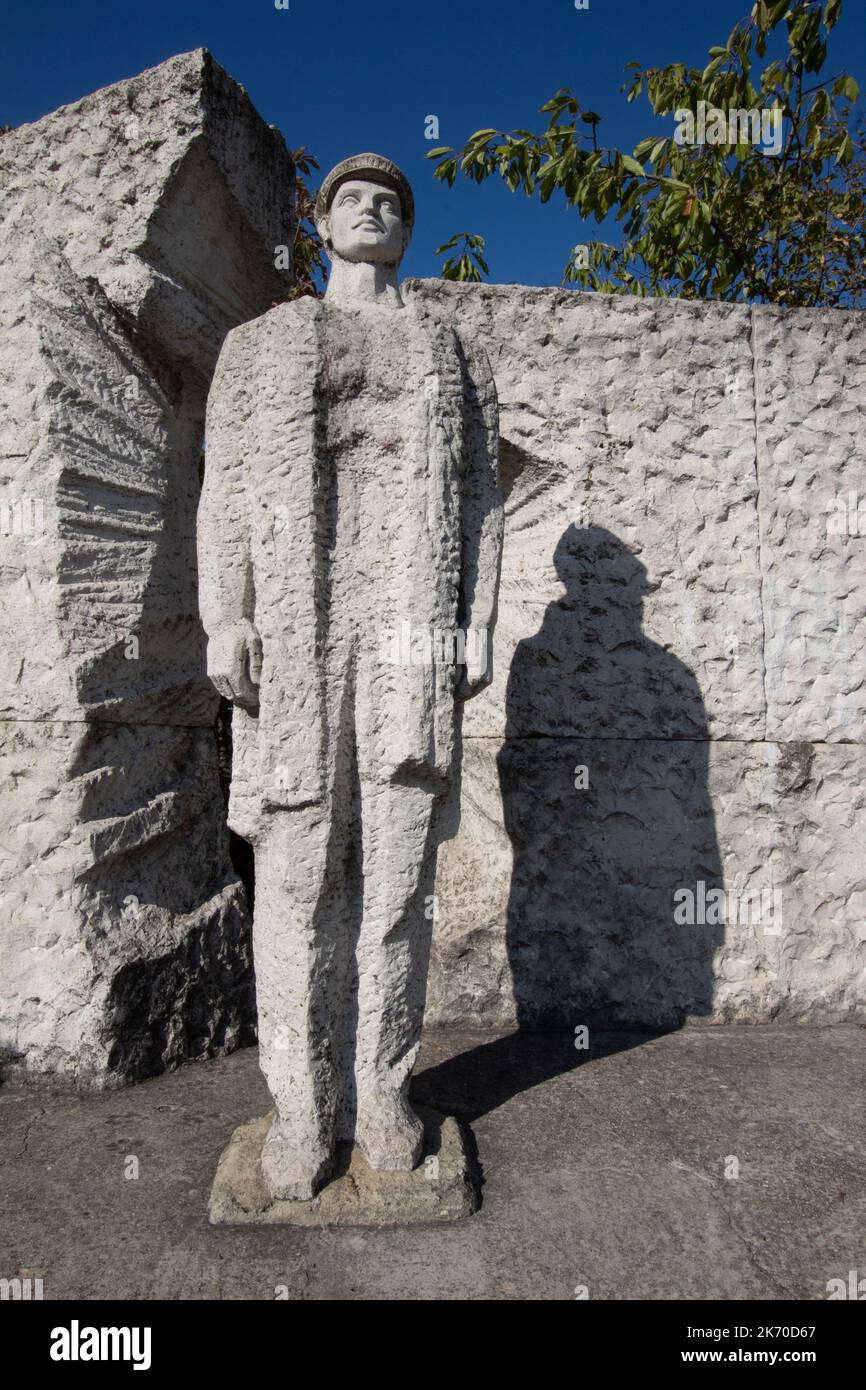 Monument de la libération dans le parc Memento un musée en plein air ...