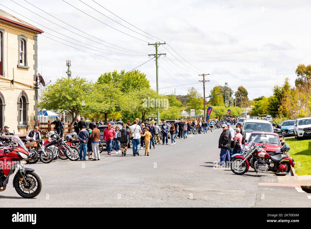 Orange Motorcycle club pour les vélos classiques et de course de café ...