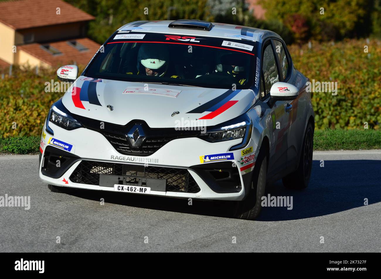 CHALAIS, SUISSE - OCTOBRE 15 : Moulin et Bigler dans leur Renault Clio ...