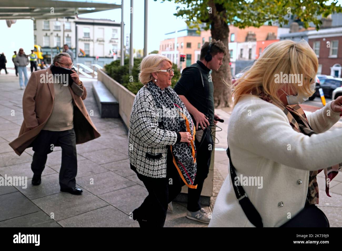 RETRANSMETTANT AVEC DES INFORMATIONS SUPPLÉMENTAIRES Sadie Bryne, la ...