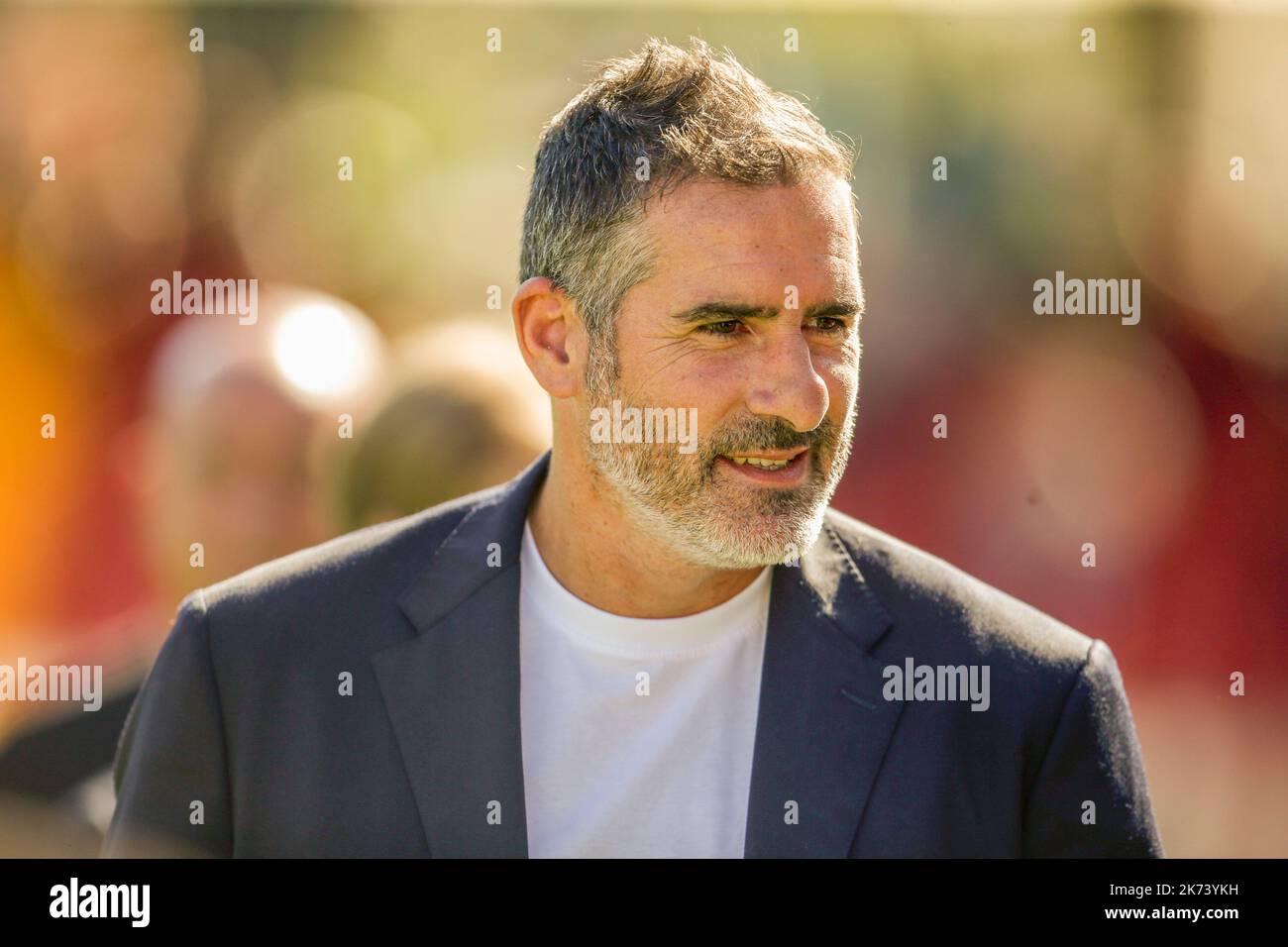 Cristiano Lucarelli, entraîneur italien de Ternana, regarde le match de ...