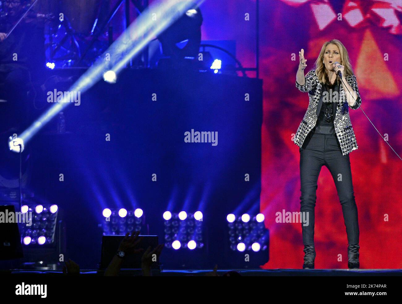 Celine dion en concert Banque de photographies et d’images à haute ...
