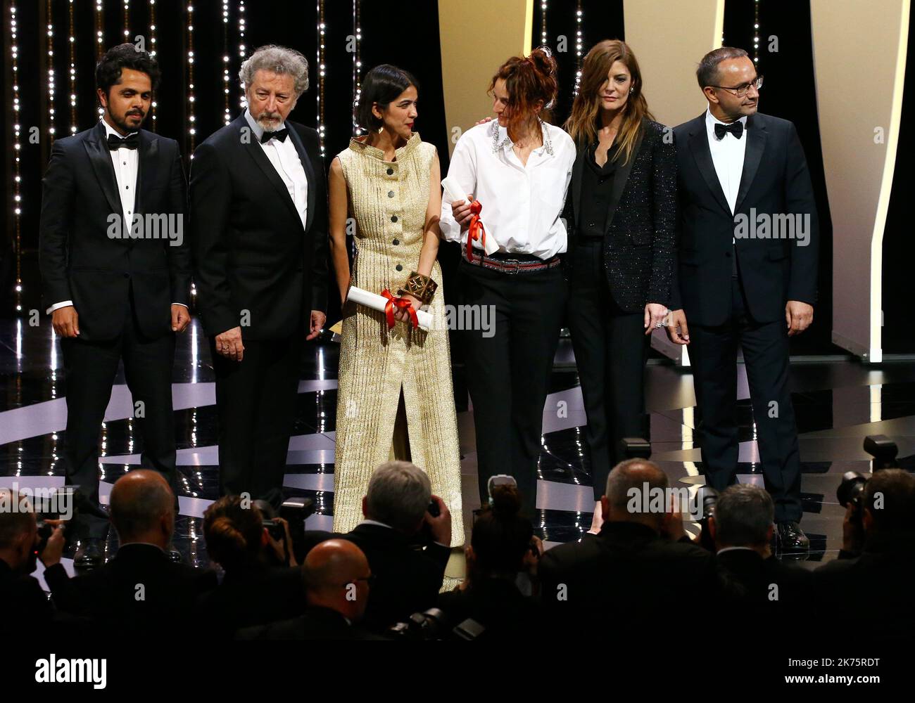L'actrice iranienne et fille de Jafar Panahi Solmaz Panahi (2ndL) et l ...