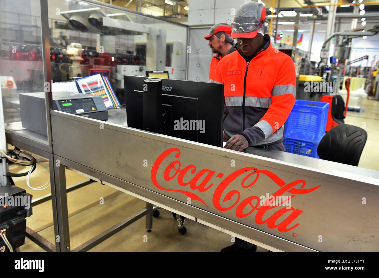 Une usine Coca Cola à Toulouse célèbre 50 ans de production sur 29 ...