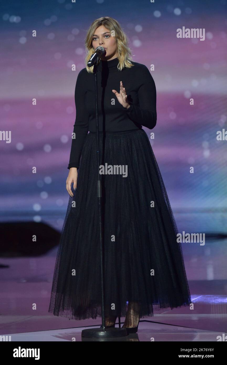 Louane 2019 Banque de photographies et d’images à haute résolution - Alamy