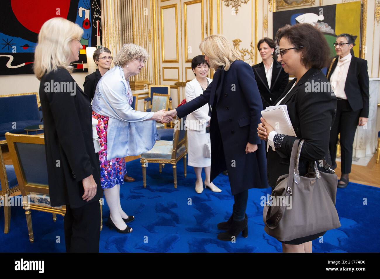 Brigitte Macron épouse de la Présidente française avec Ingrid ...