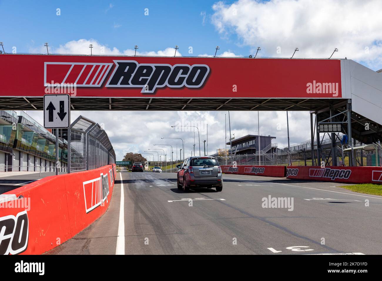 Circuit de course automobile de Mount Panorama à Bathurst, dans le ...