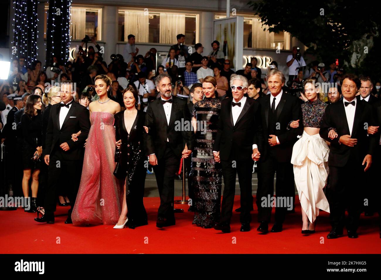 ©PHOTOPQR/NICE MATIN/Sébastien Botella ; Cannes ; 22/05/2022 ; montée des marches du film les ...