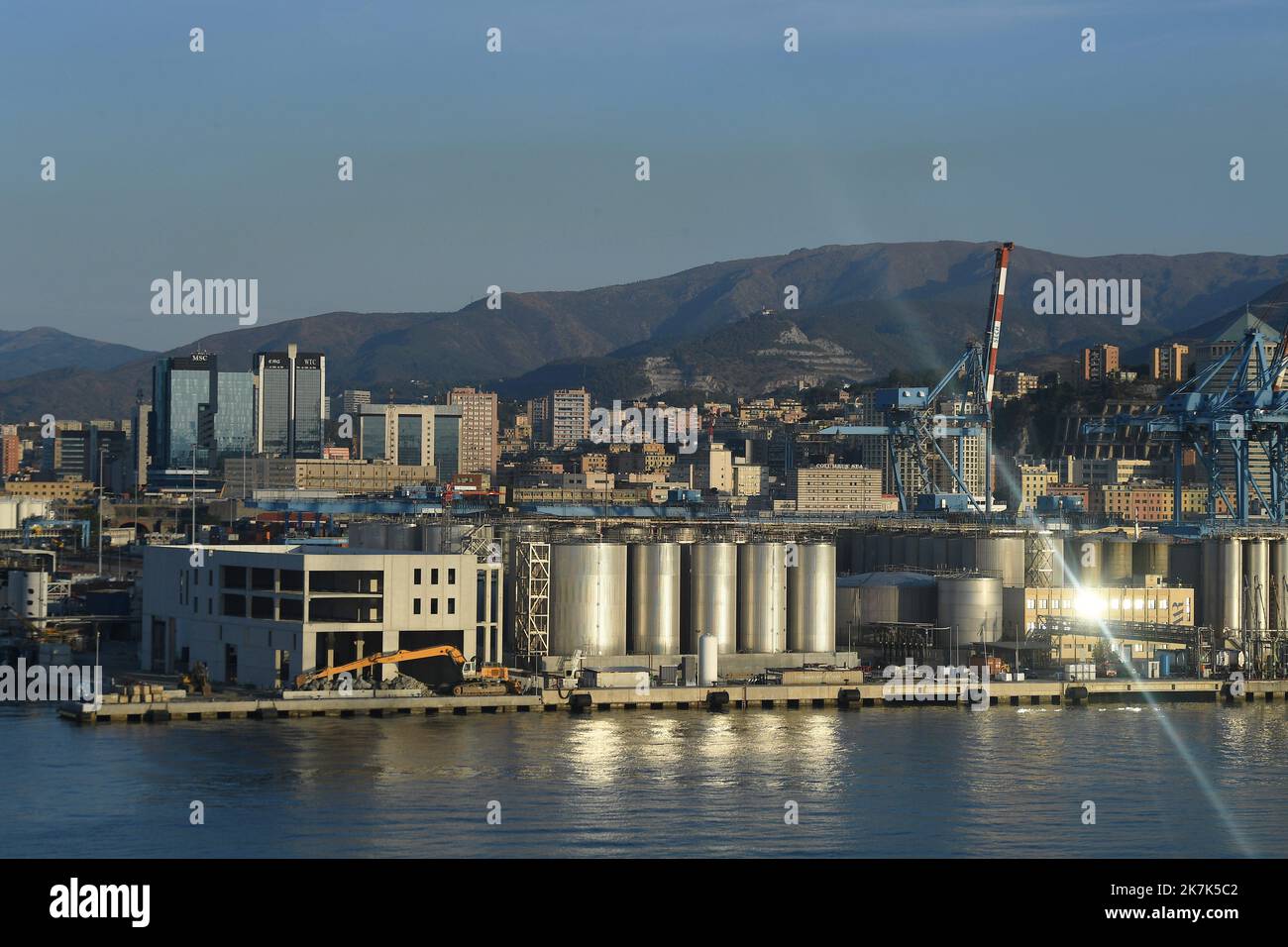 ©Mourad ALLILI/MAXPPP - 14/08/2022 le port de Gênes est, en termes d ...