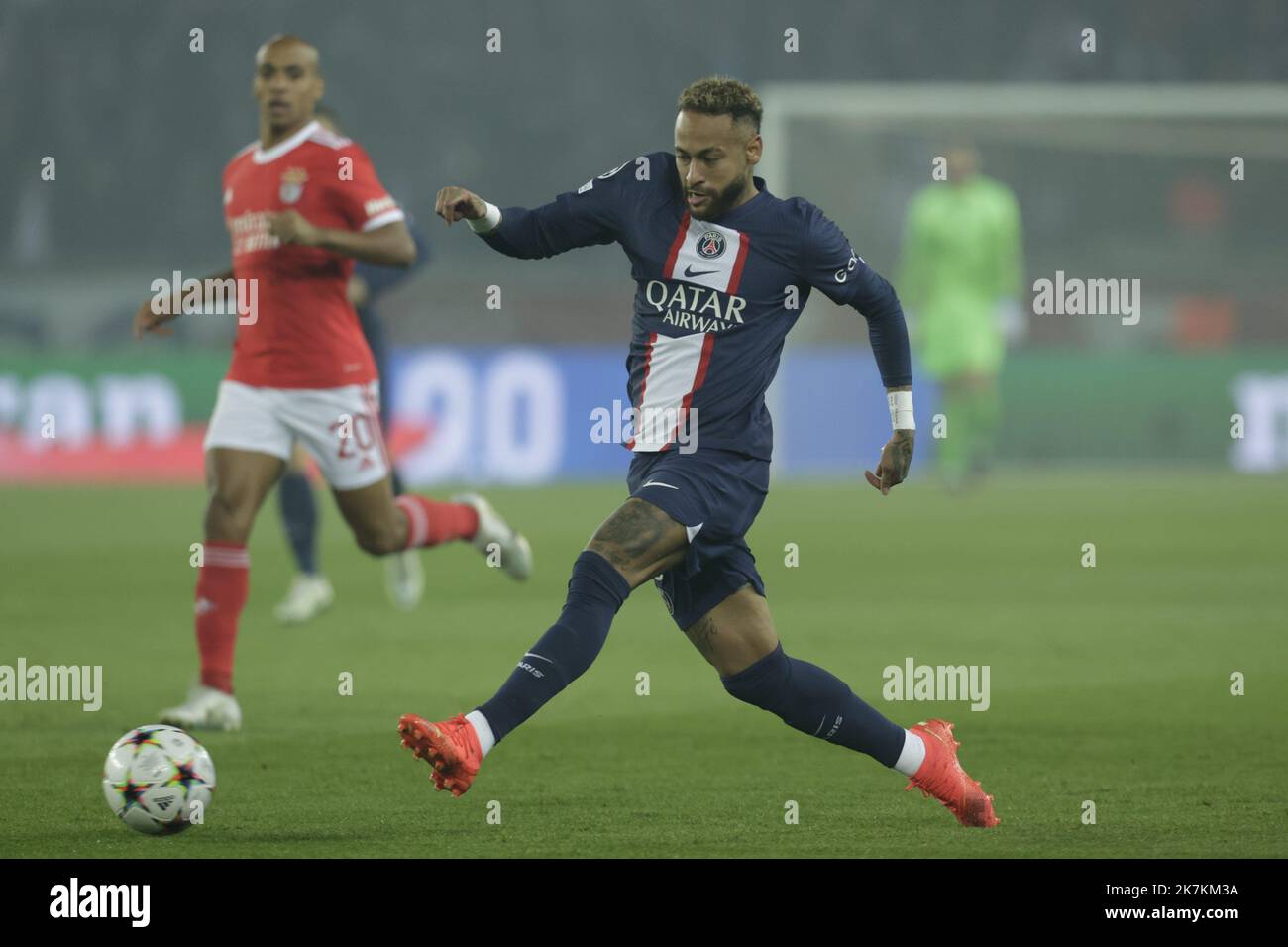 ©Sébastien Muylaert/MAXPPP - Paris 11/10/2022 Neymar Jr de Paris Saint-Germain court avec le ...