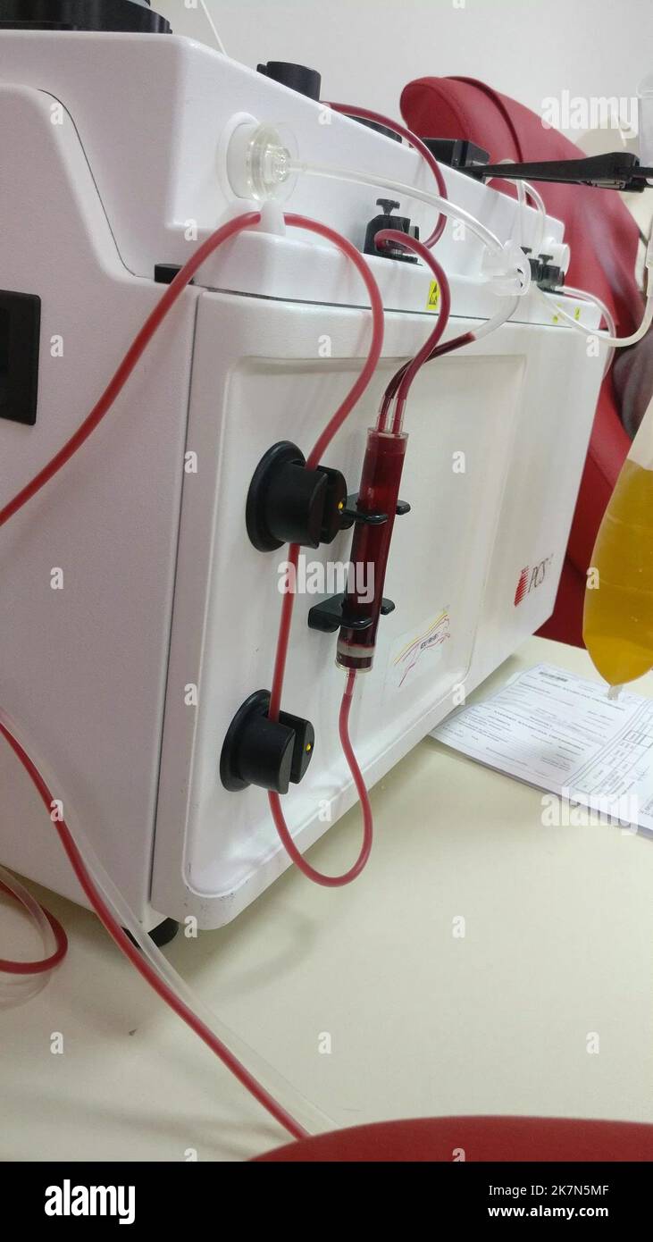 Machine d'aphérèse pour extraire le plasma et les plaquettes du sang ...