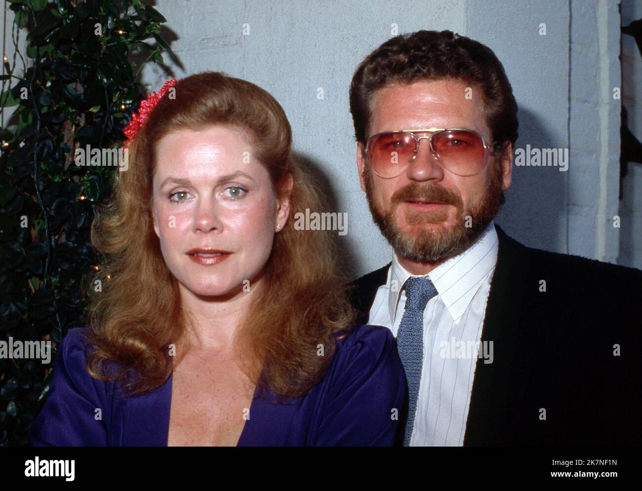Elizabeth Montgomery et Robert Foxworth Circa des années 80 crédit ...