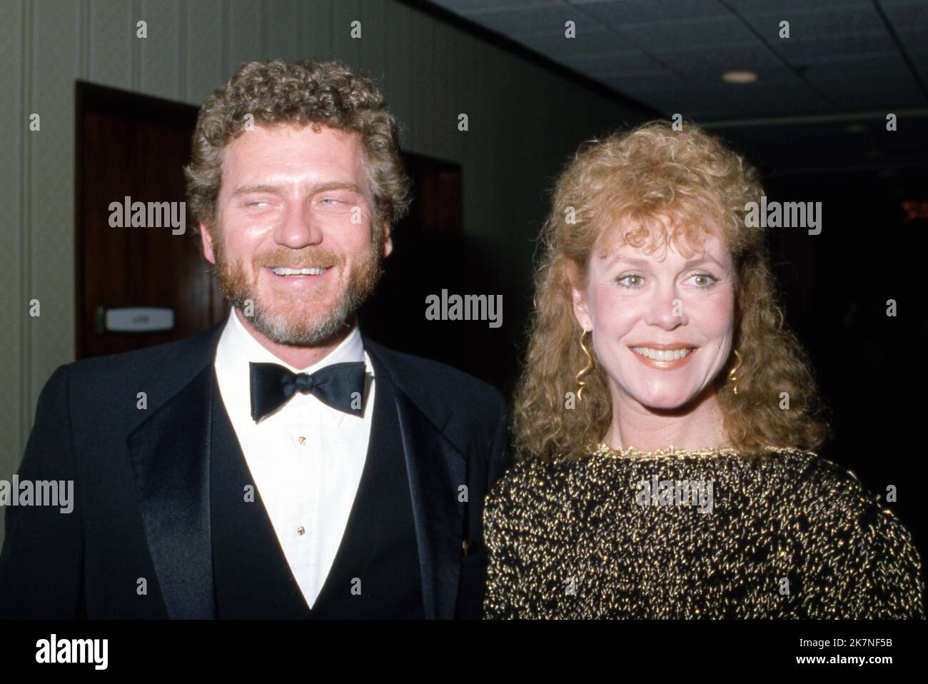 Elizabeth Montgomery et Robert Foxworth Circa des années 80 crédit ...