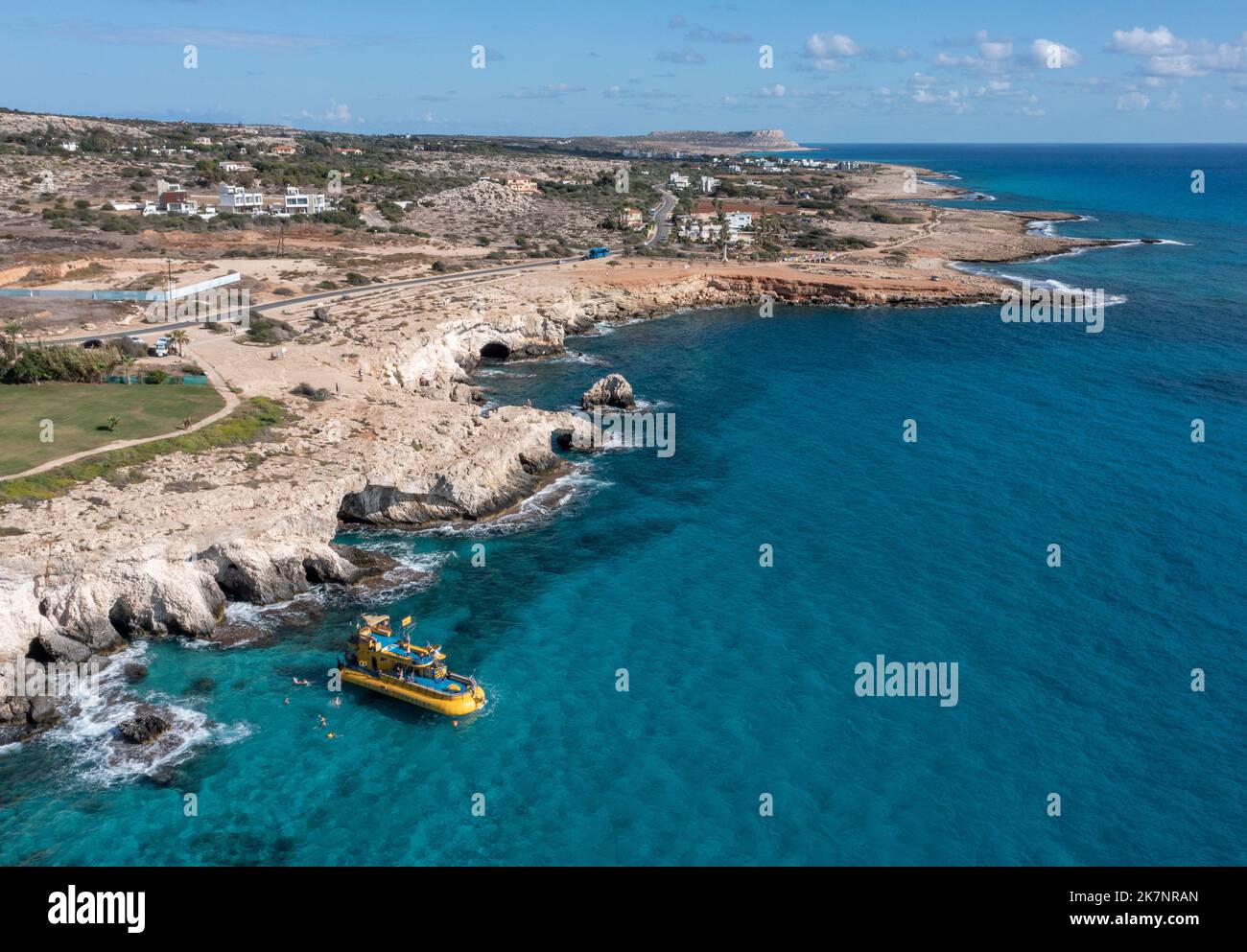 Pont d'amour ayia napa Banque de photographies et d’images à haute ...