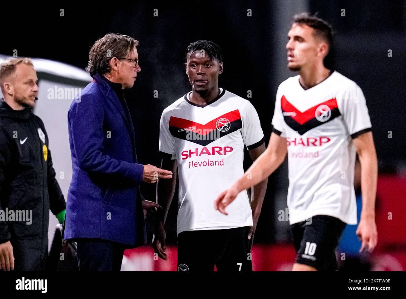 ALMERE, PAYS-BAS - OCTOBRE 18 : entraîneur en chef Alex Pastoor du FC ...