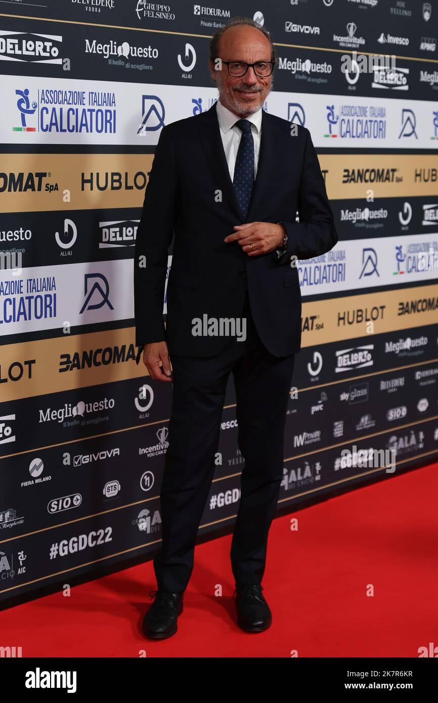 Guido Meda pendant le Gran Gala del Calcio AIC 2022 à Rho Fiera Milano ...