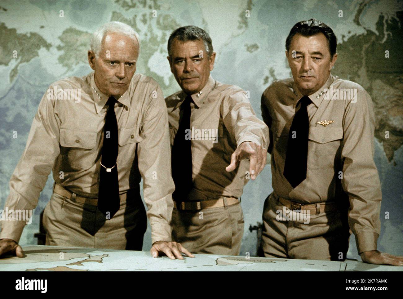 Henry Fonda, Glenn Ford & Robert Mitchum film: Midway; Battle of Midway ...