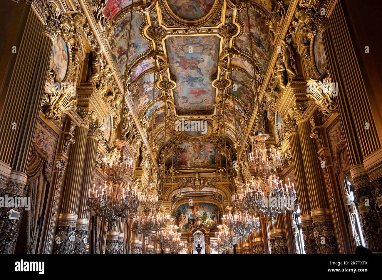 Paris (France) : l'Opéra Garnier et la galerie du Grand foyer avec son ...