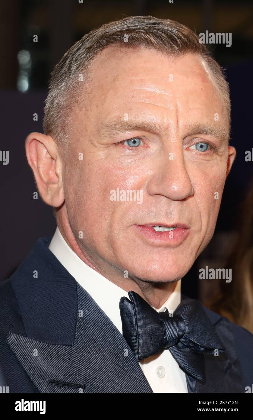 James bond daniel craig glass Banque de photographies et d’images à ...