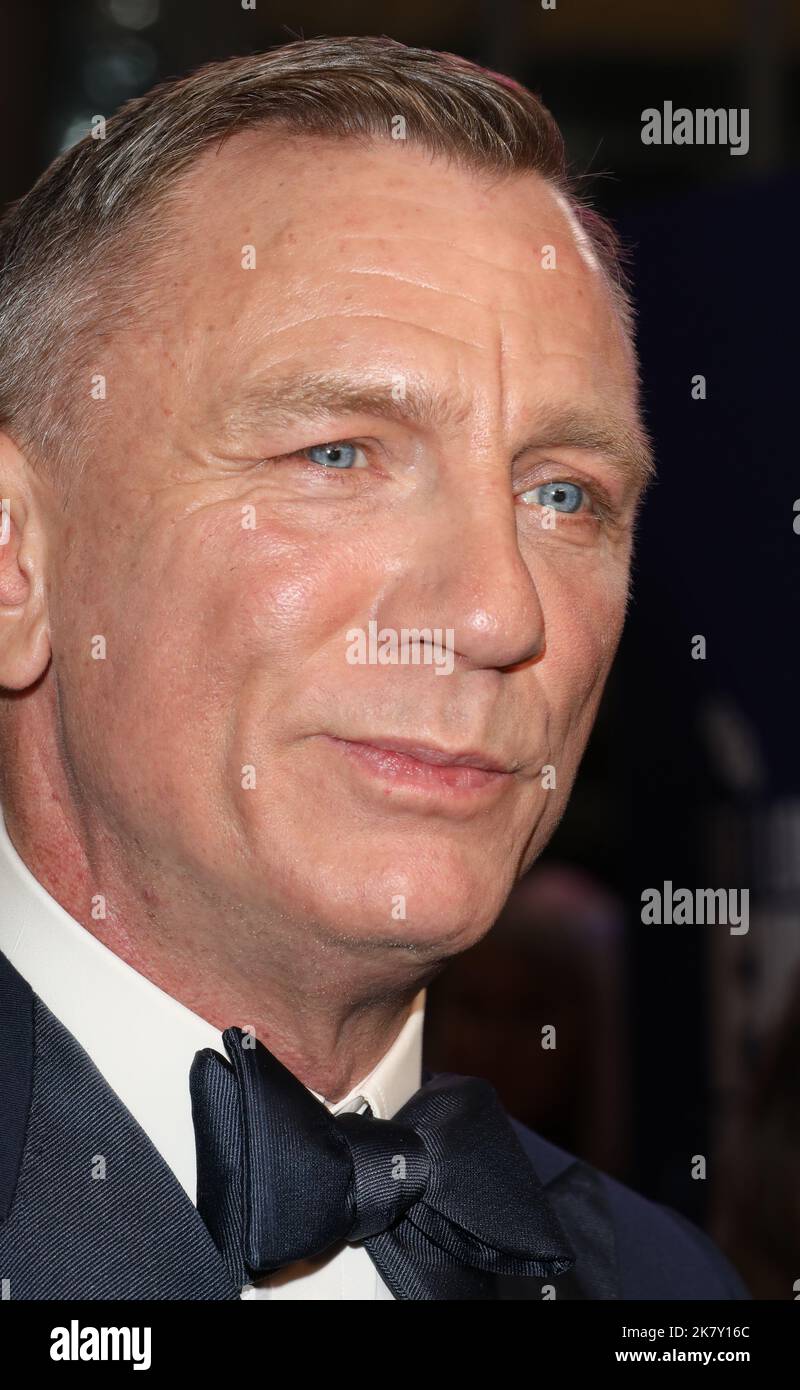 James bond daniel craig glass Banque de photographies et d’images à ...