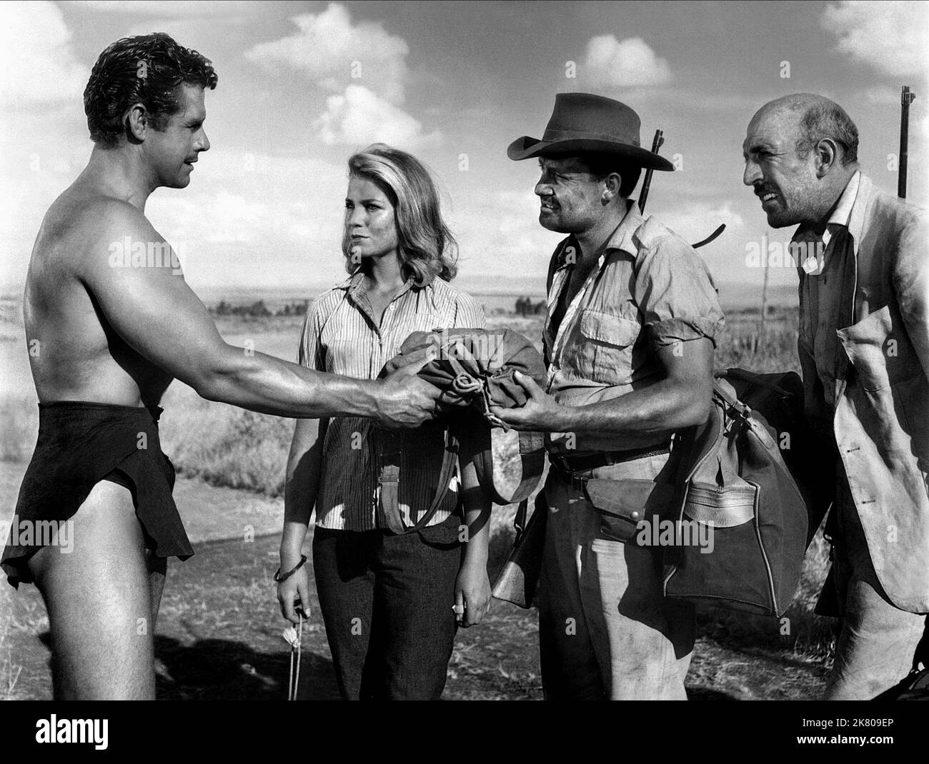 Tarzan and the trappers Banque de photographies et d’images à haute ...