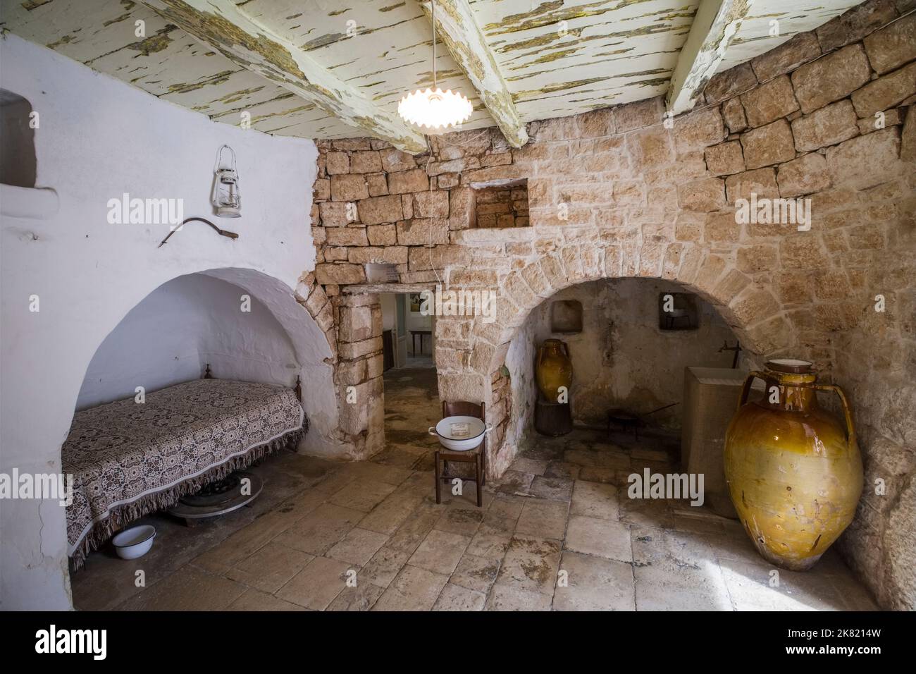 Italie, région d'Apulia: Alberobello. Intérieur d'un trullo, Trulli d ...