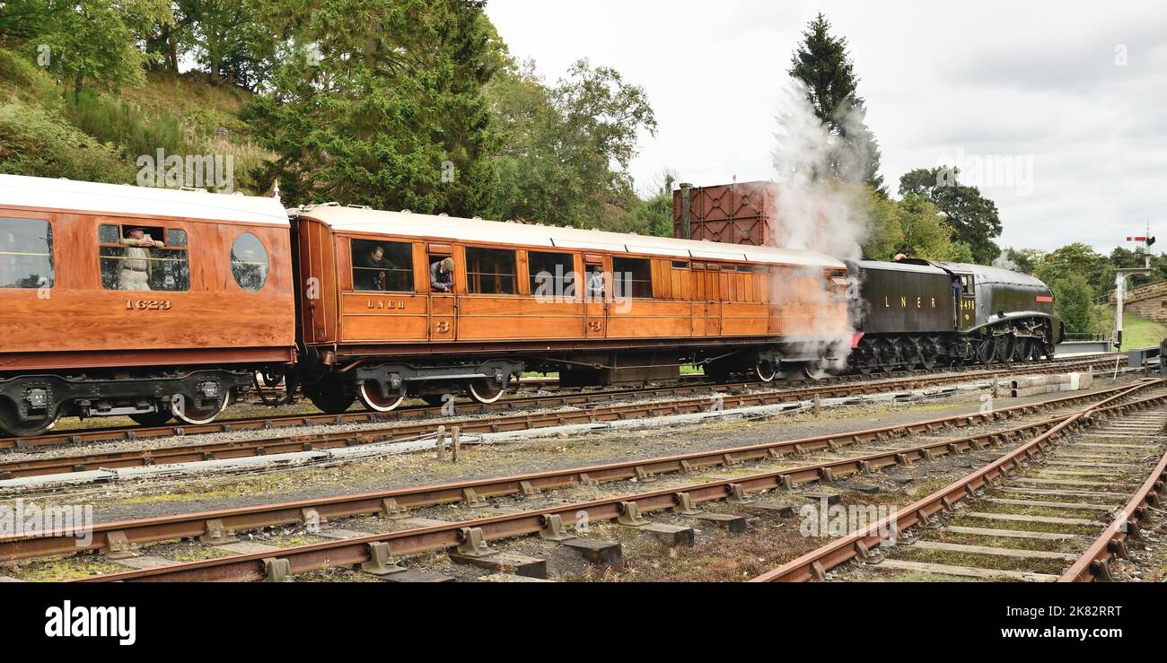 LNER Class A4 Pacific Sir Nigel Gresley à la gare de Goathland, sur le ...