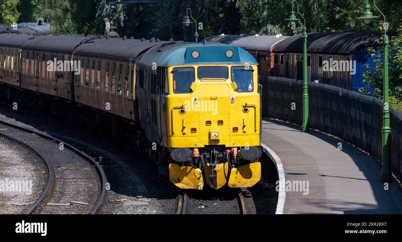 La British Rail Class 31 No. 31128 Charybdis - locomotive diesel ...