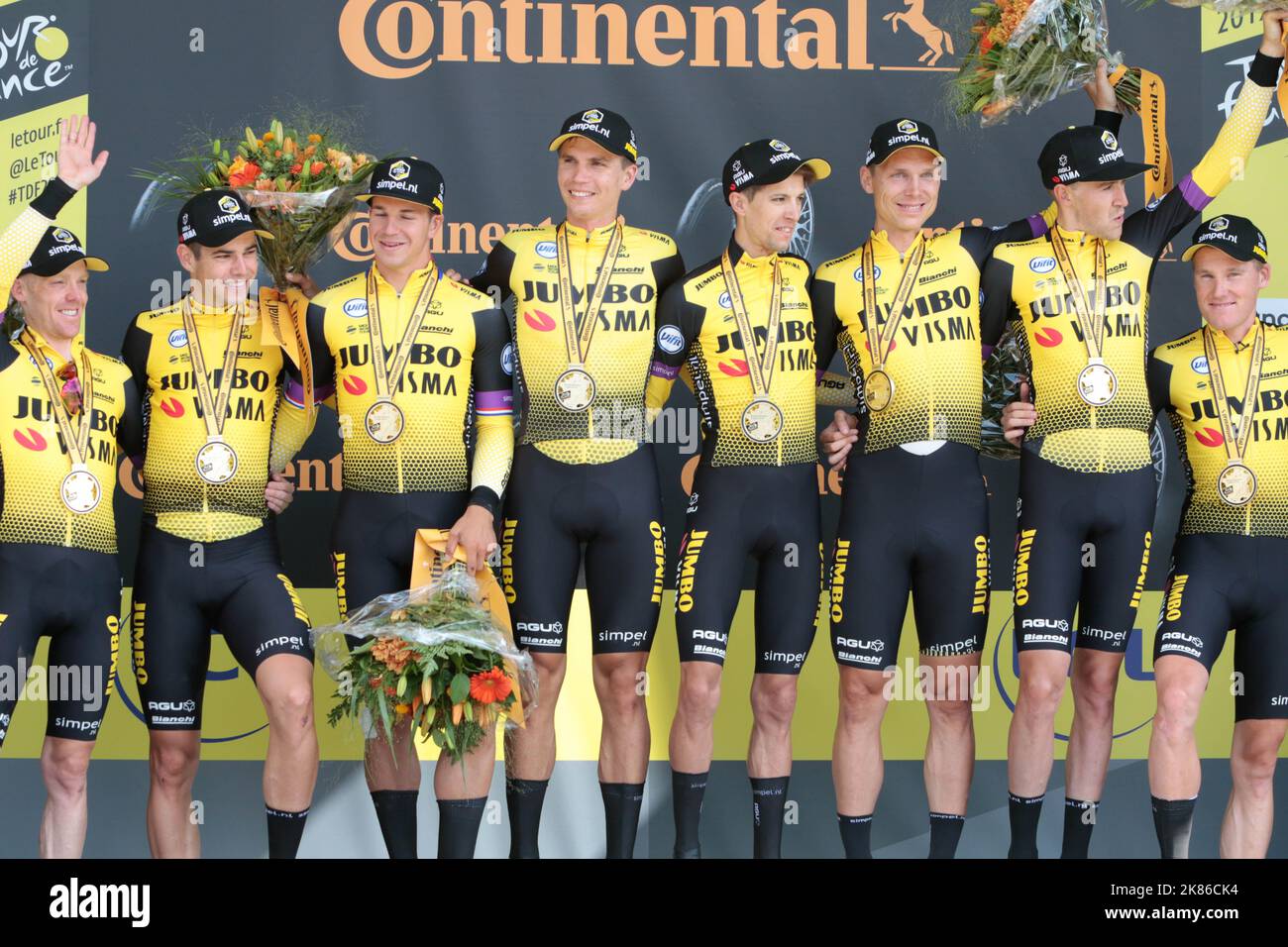 L'équipe Jumbo Visma a remporté le teh et le maillot jaune Mike Teunissen pays-Bas a conservé ...