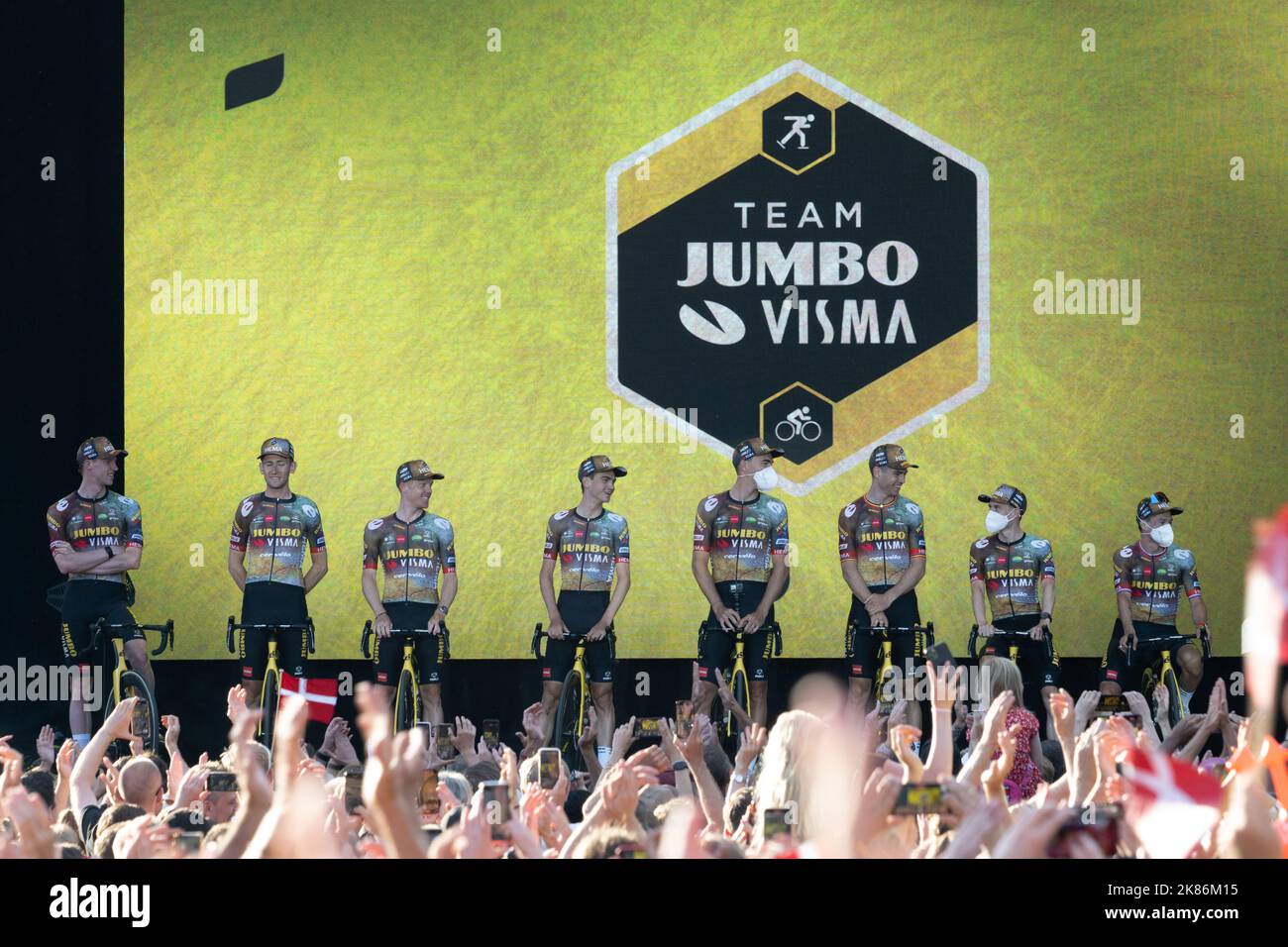 Tour de France 2022, Copenhague, Danemark. Team Jumbo Visma est sur scène lors des présentations ...