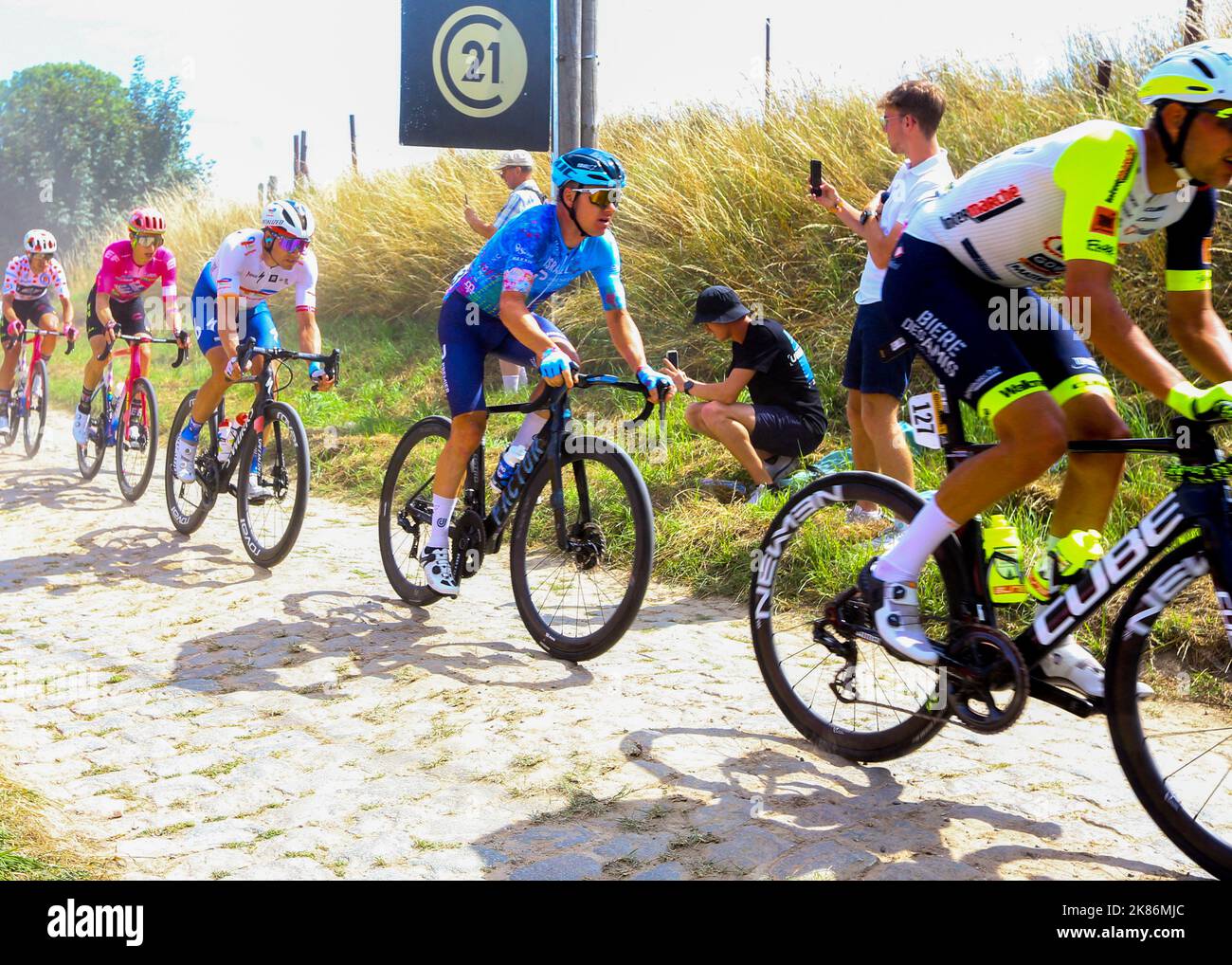 Simon CLARKE, vainqueur de la phase finale, est sorti dès le départ ...
