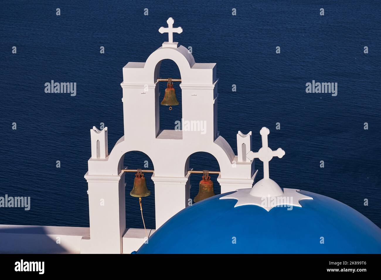 La célèbre église d'Agios Theodoros connu comme trois Bells de Fira, l ...