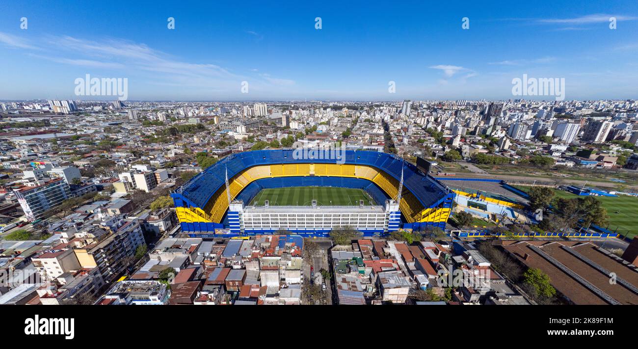 Tir de drone du stade la Bombonera, stade du Club Atletico Boca Juniors ...