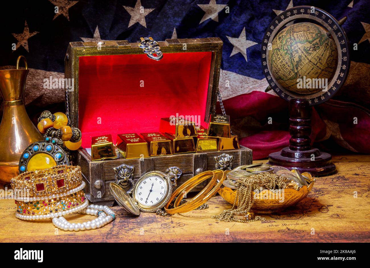 Thème de chasse au Trésor ancien avec barres d'or et drapeau des États ...
