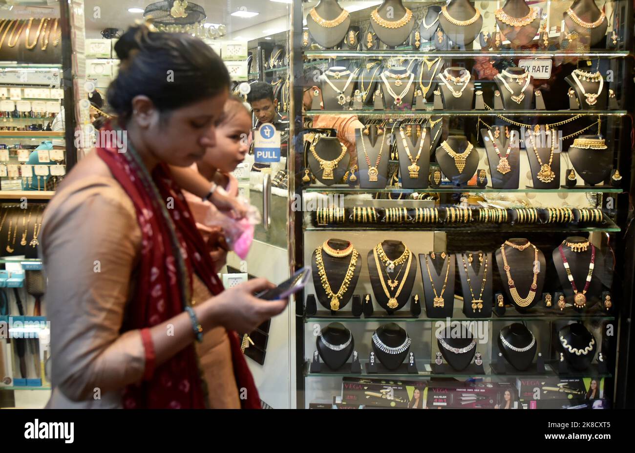 Boutique hindou de mumbai Banque de photographies et d’images à haute ...