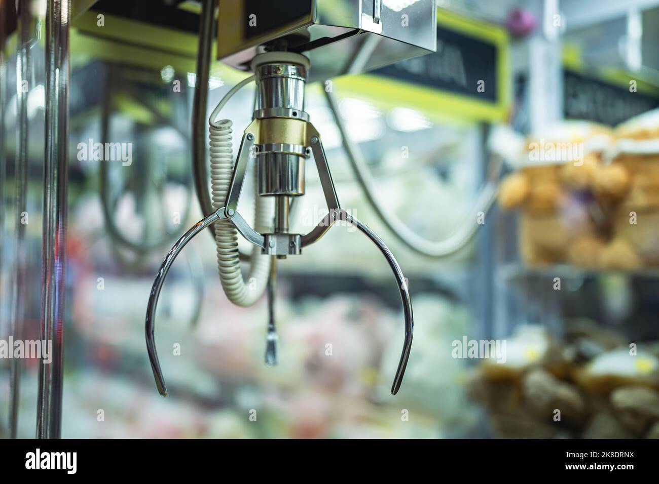 Claw machine toy Banque de photographies et d’images à haute résolution ...