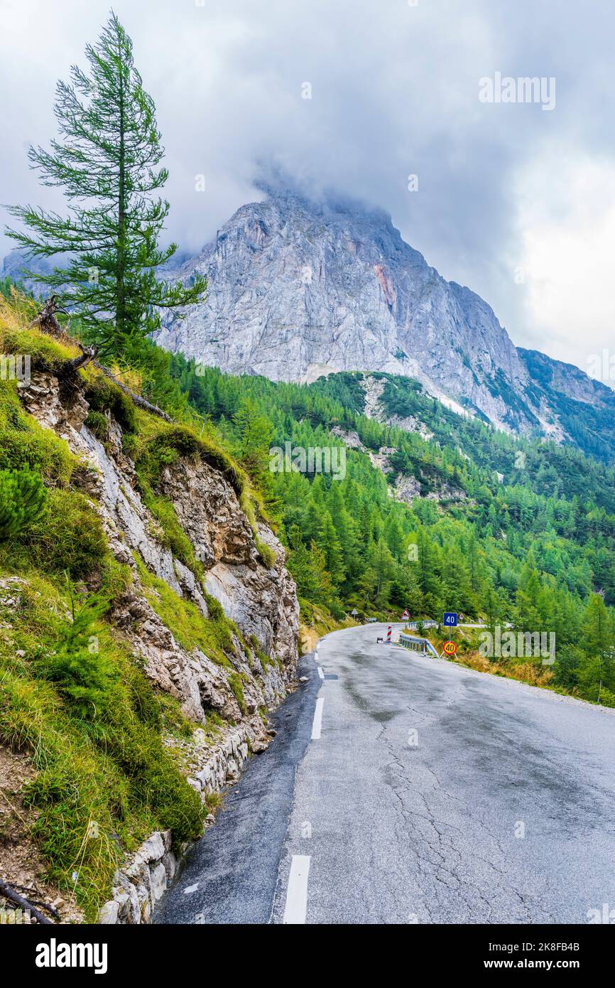 Mountain range in triglav national park Banque de photographies et d ...