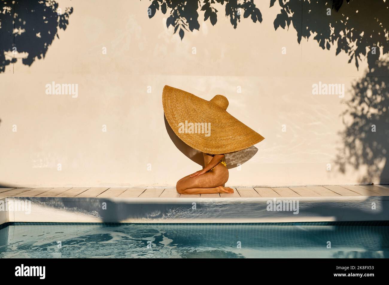 Mode piscine Banque de photographies et d’images à haute résolution - Alamy