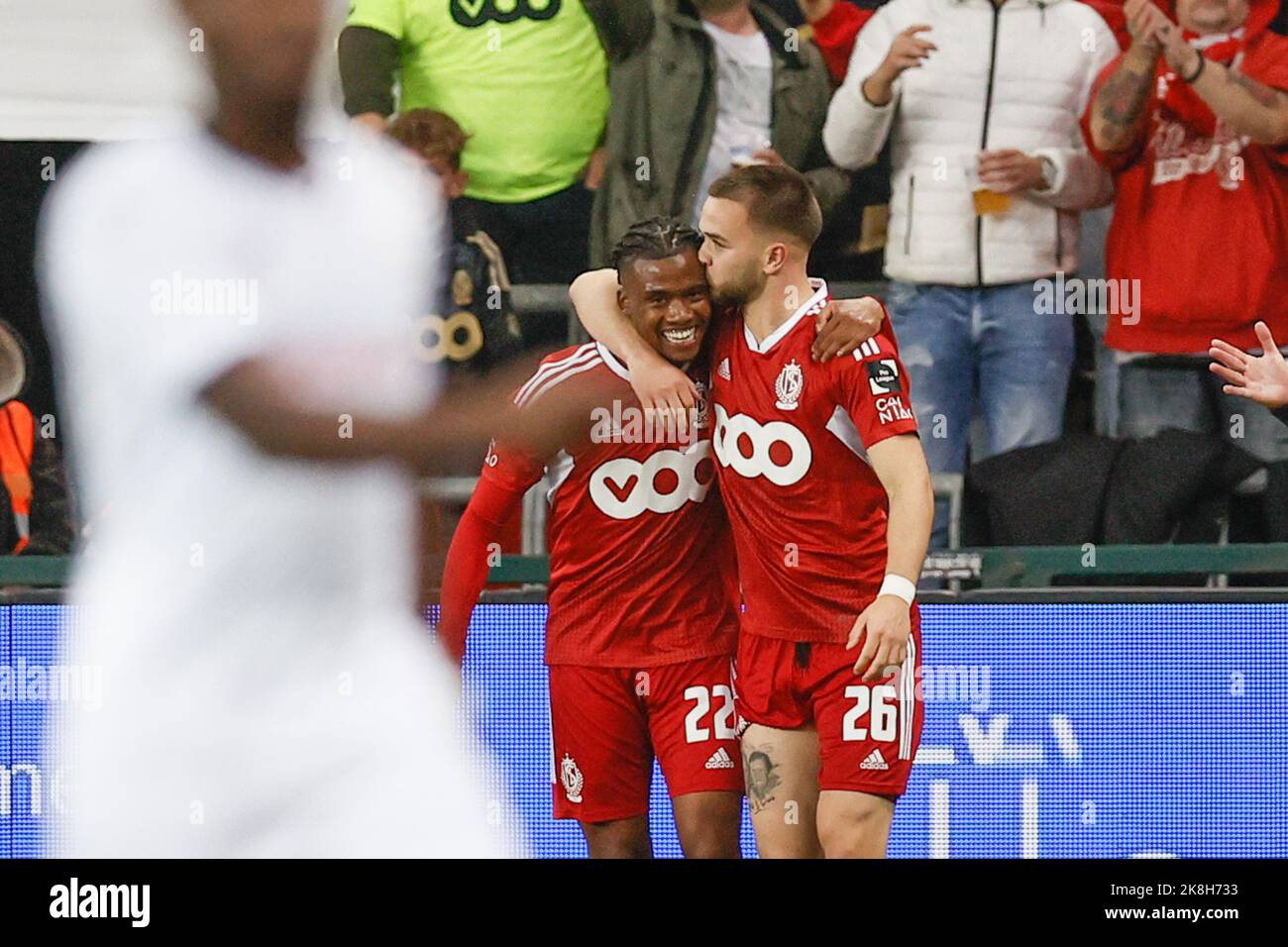 Nicolas Raskin, de Standard, célèbre après avoir obtenu son score lors ...