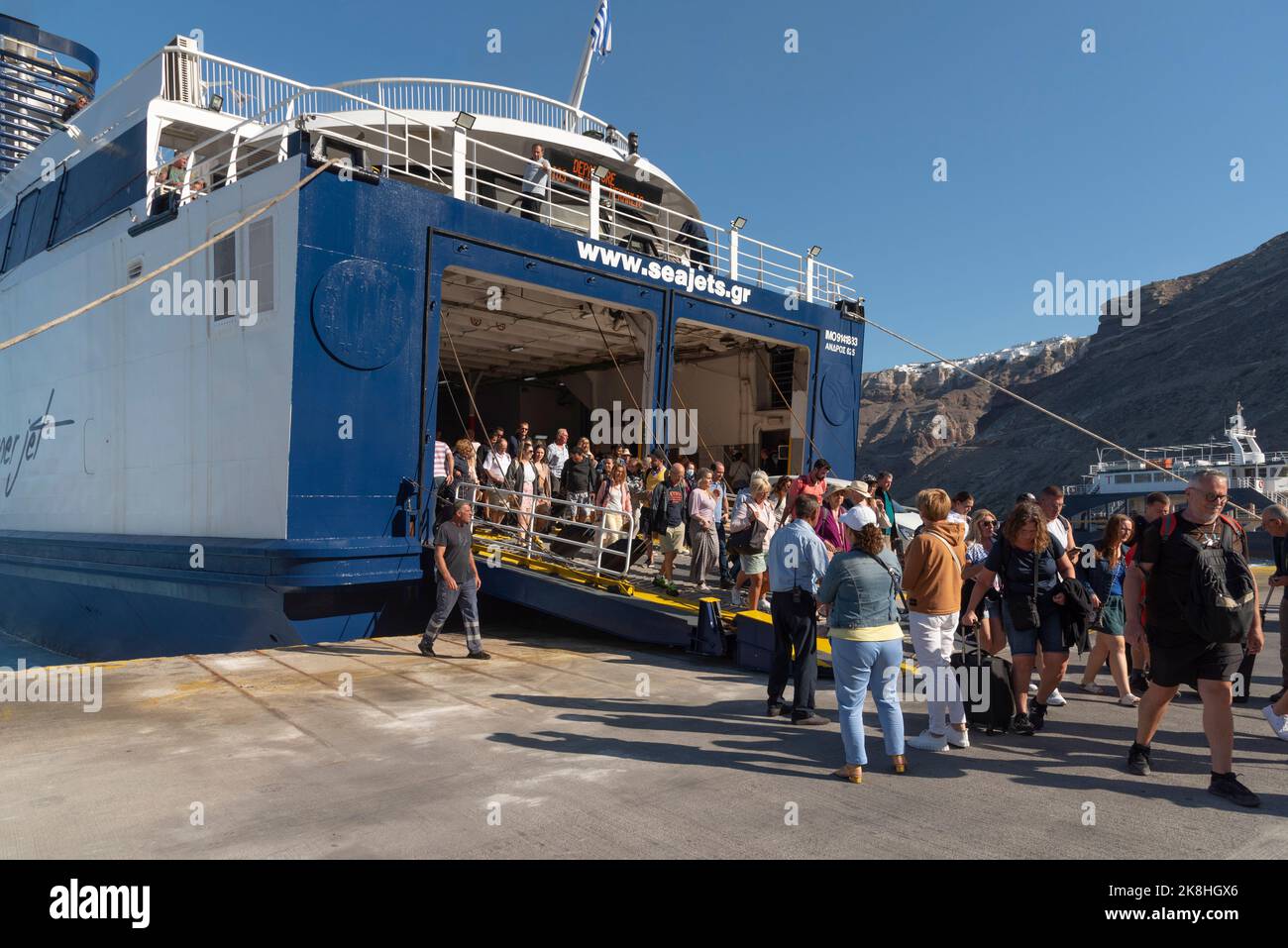 Ormos Athinios, Santorin, Grèce. 2022. Port d'Athinios, île de Santorin ...