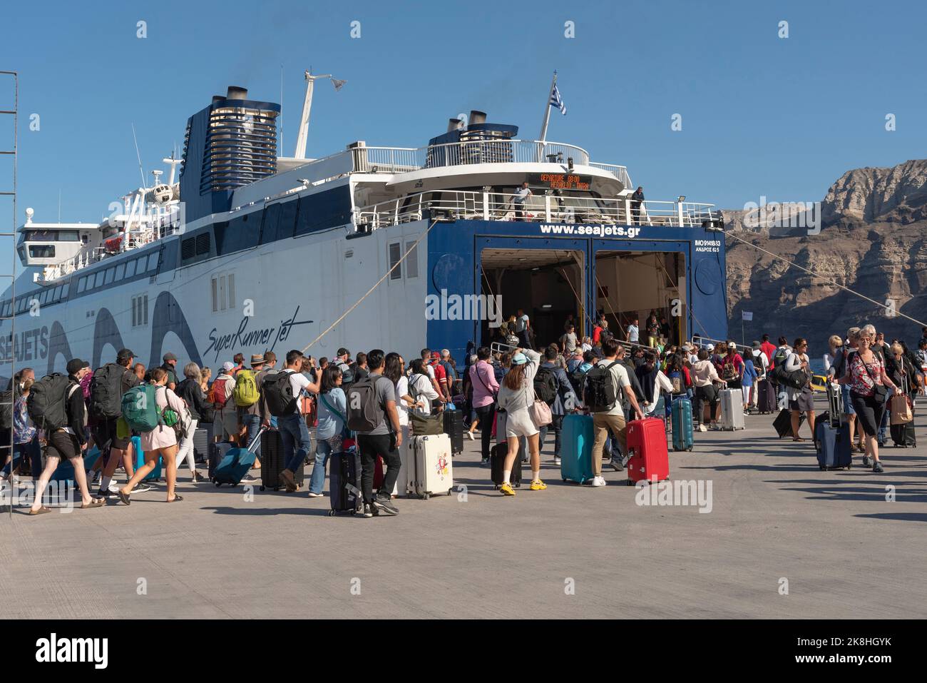 Ormos Athinios, Santorin, Grèce. 2022. Port d'Athinios, île de Santorin ...