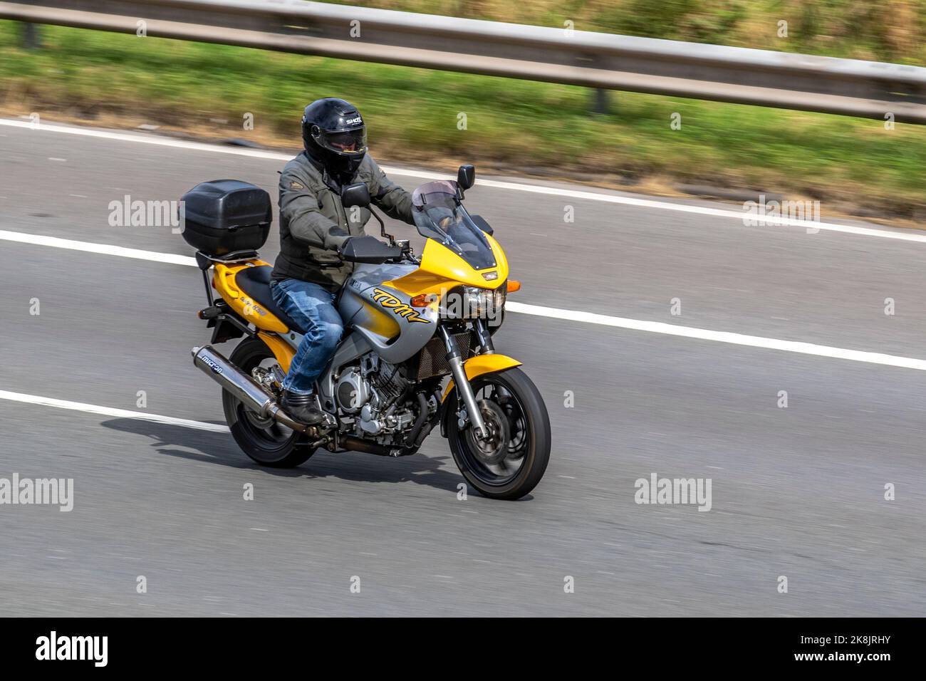 Jaune YAMAHA TDM 850 cc, Super Tenere parallèle double moto pilote ...