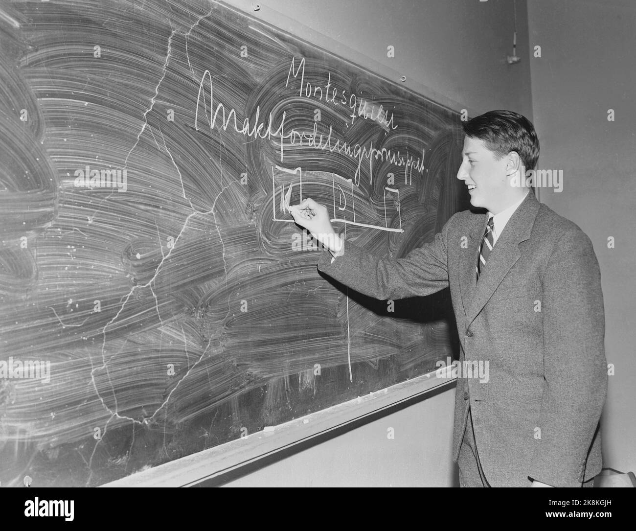 Oslo 19530522. Étudiant de Prince Harald à la Cathedral School. Ici ...