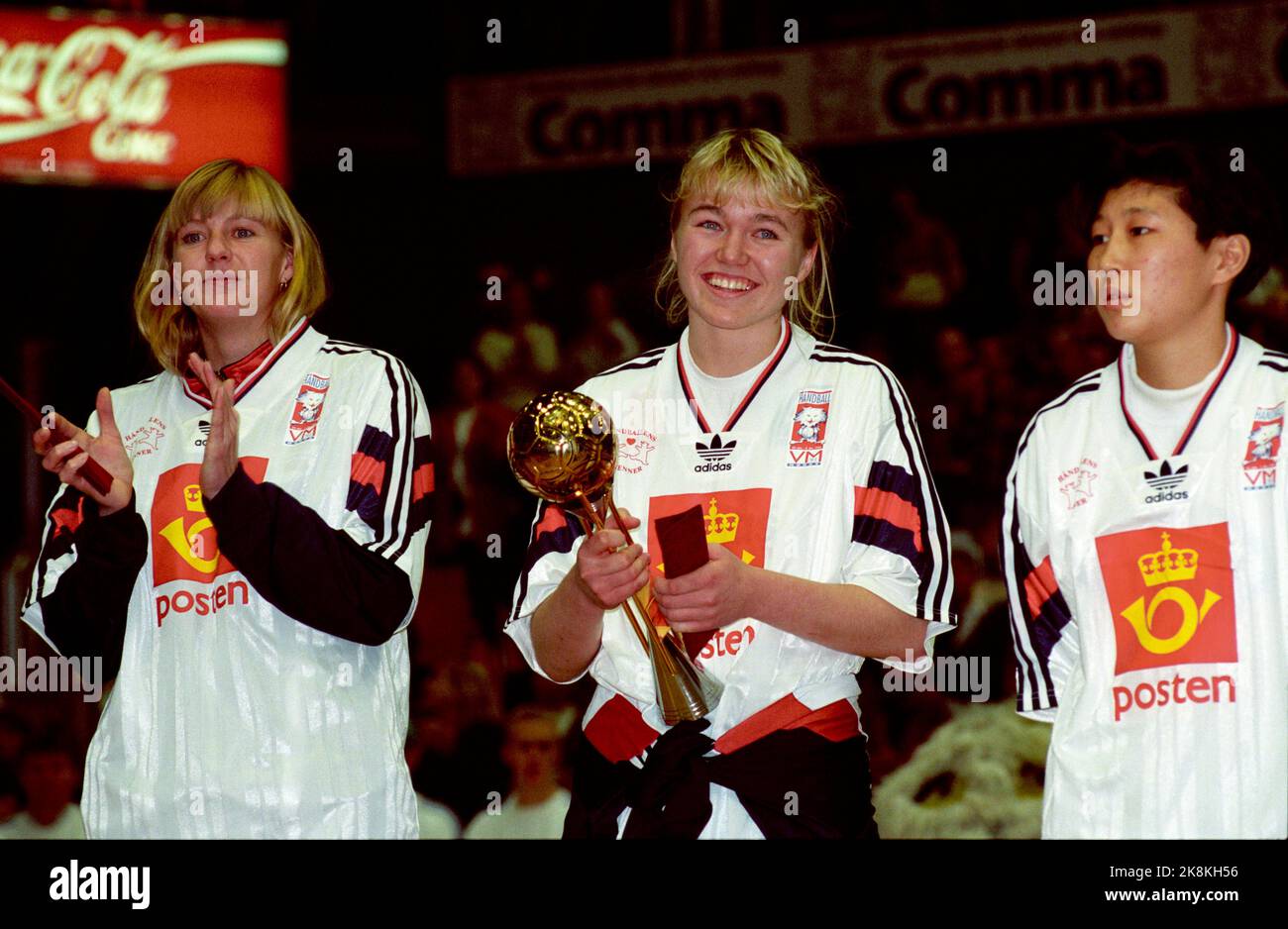 Oslo 19931205 : coupe du monde de handball, femmes. Emplacement: Oslo ...