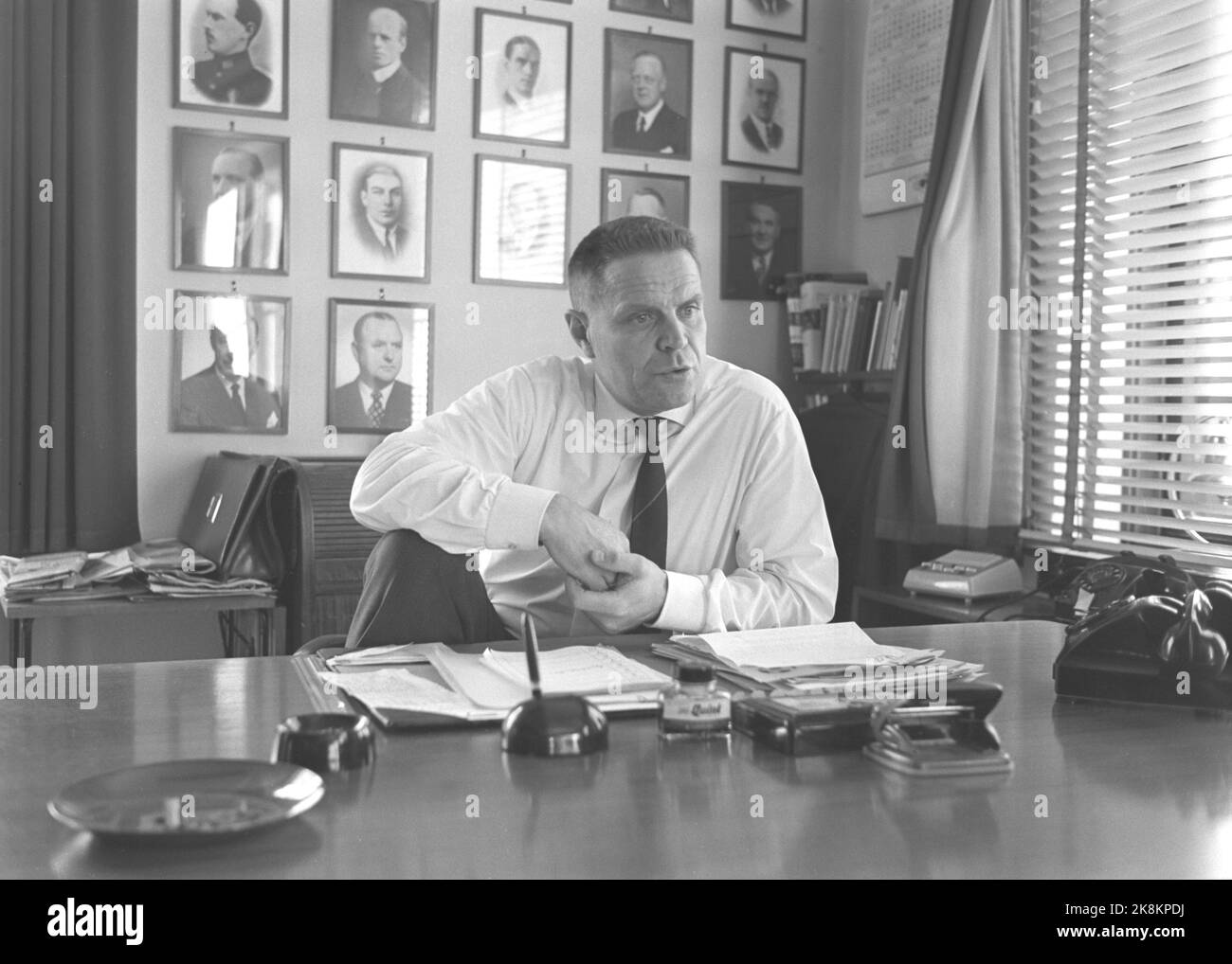 Johansen dans son bureau nicolai johansen nicken photo Banque de ...